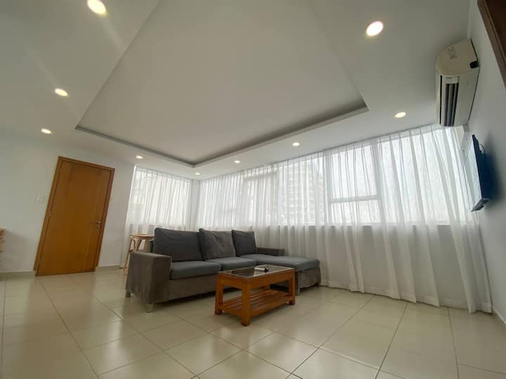 Spacious 2br Apt With Landmark 81 View Near Dist1 - Ho Chi Minh City