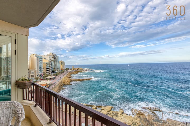 Stunning Seafront 3br Home With Terrace In Sliema! - Malta