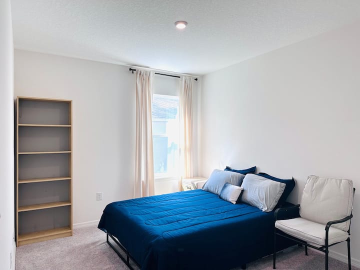 Spacious & Quiet Room - DeLand, FL