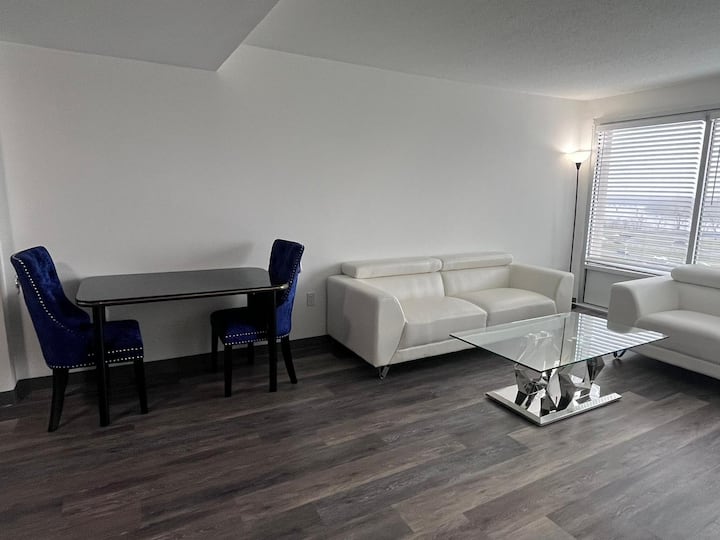 Fully Furnished Large 2 Bedrooms Lux Building Pool - Hartford, CT