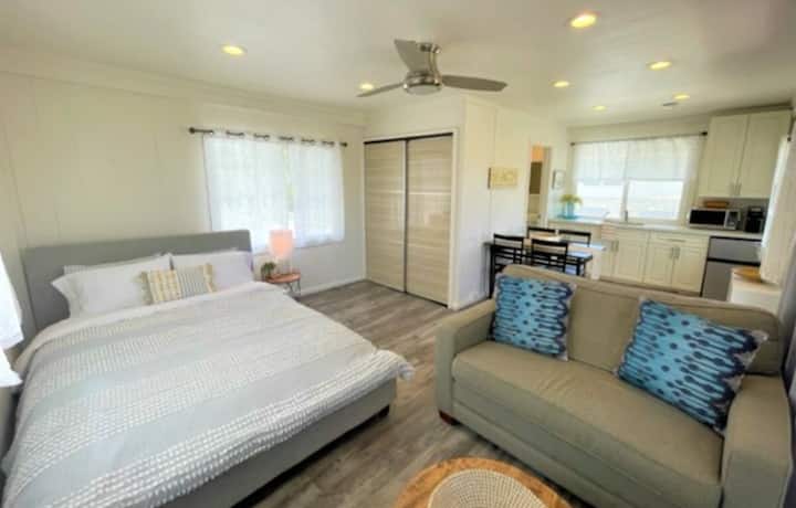 Studio 4 Blocks To Kailua Beach! - Kailua, HI