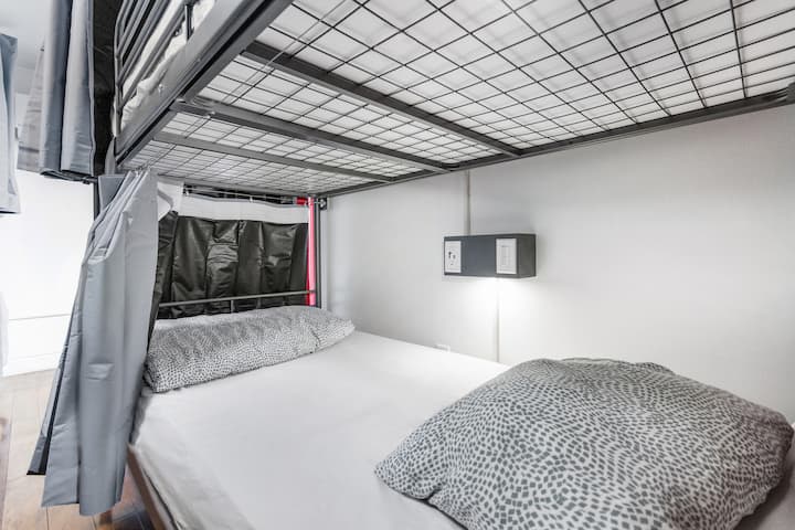 Bed In 8-bed Mixed Dorm - Toronto