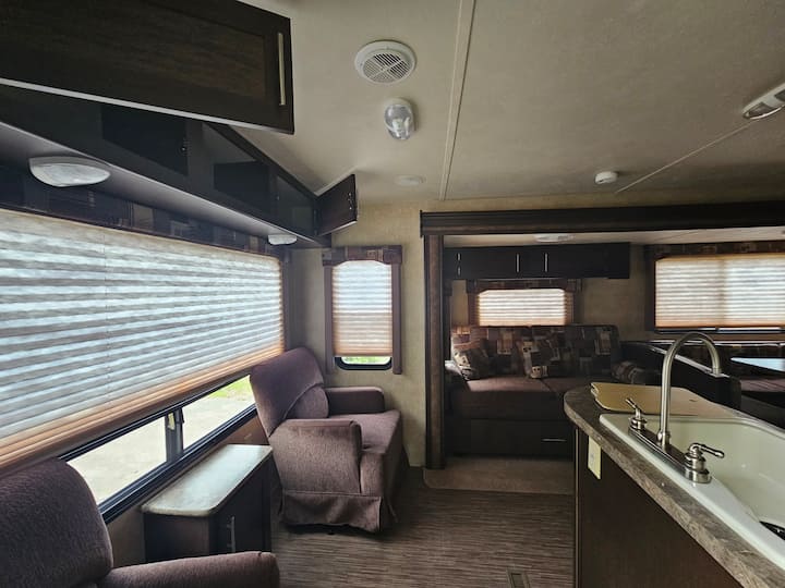 28 Ft Travel Trailer - Santa Maria, CA