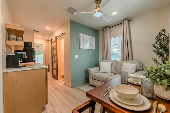 Luxurious & Modern Guest House - Orlando, FL