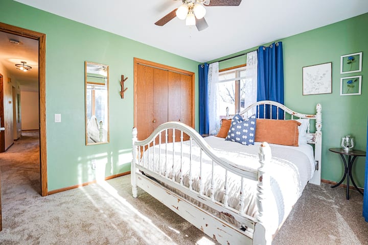 Hickory Haus- Private Bedroom (Rm 3) - Madison, WI
