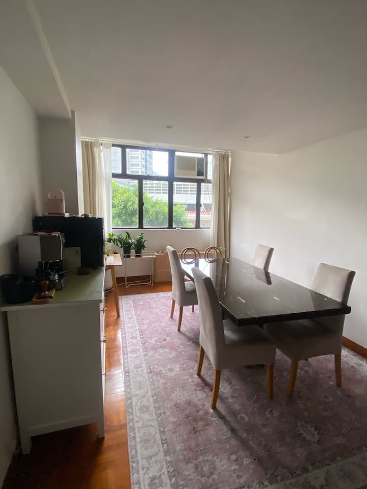 900sqft Very Spacious & Bright Apt In Happy Valley - North Point