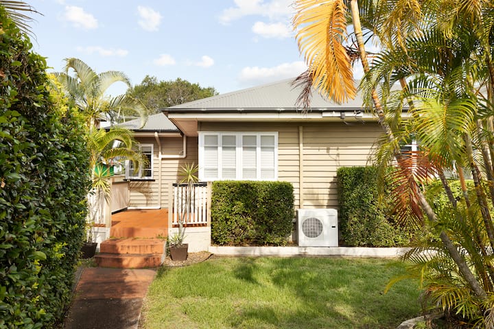 2 Bdr Ac! Cottage! Carindale Westfield! 17m2 - Brisbane