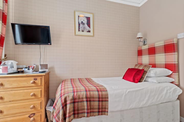 Cozy Seaview Ensuite Single Room In Fabulous B&b - Eastbourne