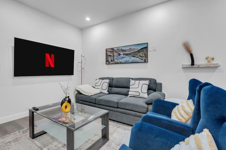Elegant 2-bedroom Guest Suite - Calgary