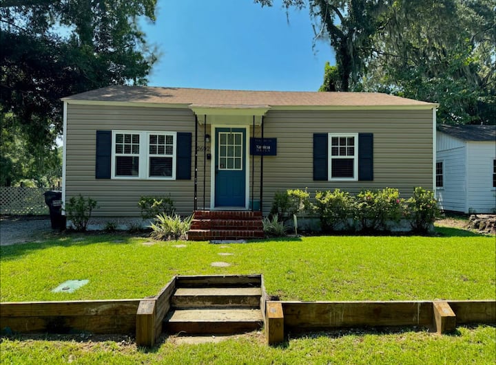 Cottage On Rodgers! | Sleeps 4 | Central Location - Beaufort, SC