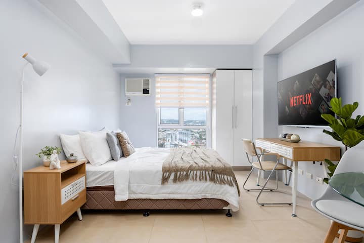 Cebu Studio Condo • Walk To Ayala Ebloc & It Park - Cebu City