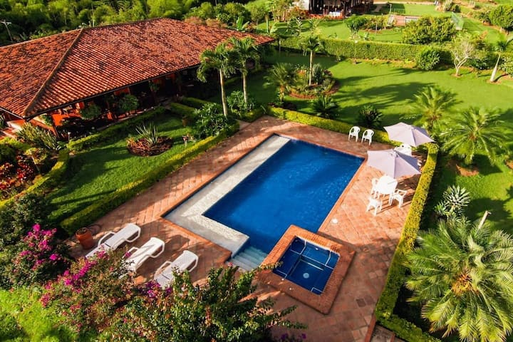 Finca_piscina Y Jacuzzi En Montenegro, Quindío - Armenia