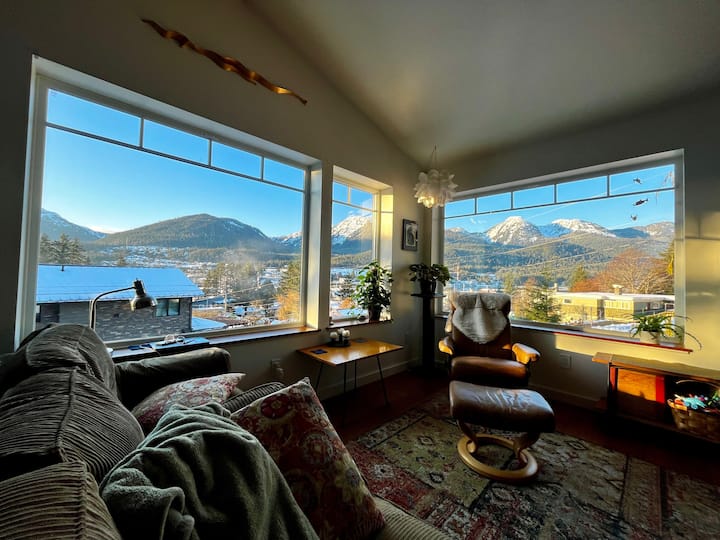 Exemplary View, Sweet New Digs. - 주노