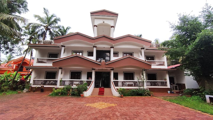 Entire Guest House Near The Beach - コルバ