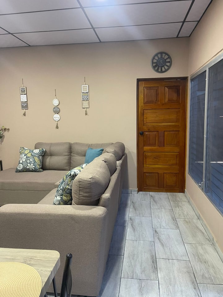 Santaneca Vacation Home - Santa Ana