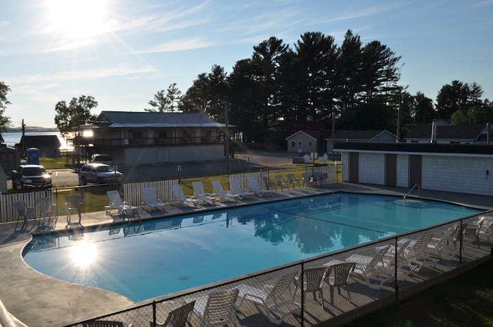 Lakeside Retreat At Silver Sands – 2br Condo Rm#9 - Pentwater, MI