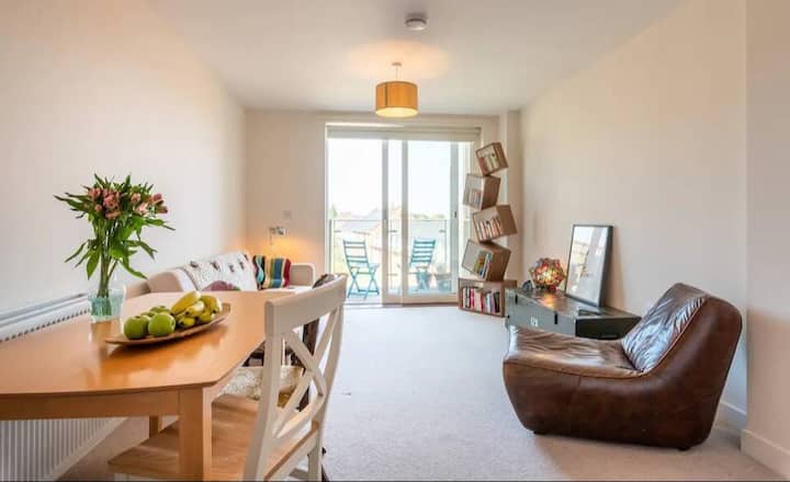 2-bed Flat By Station & Shops - Cambridge, UK