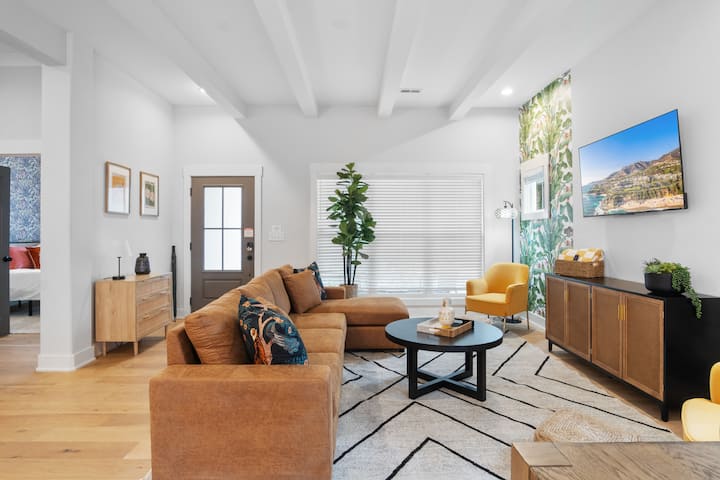 Near Boa Stadium | 5bd W/ Games & Backyard - Charlotte, NC