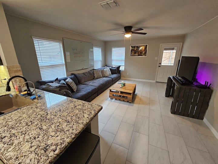 Dfw Tech House•work-from-home•rgb Setup•fiber Wifi - Fort Worth, TX