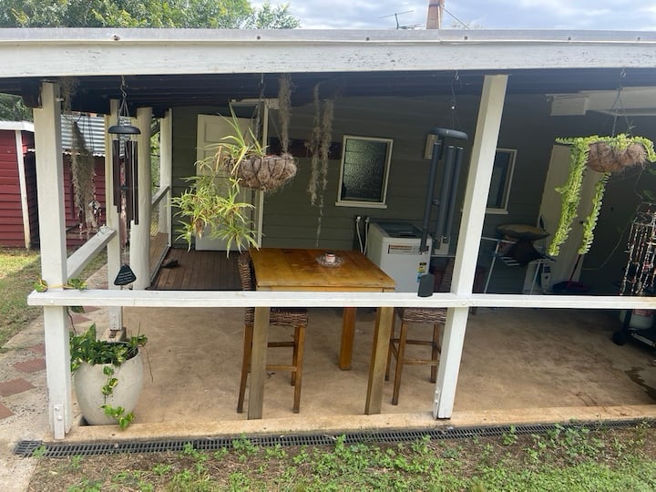 Hideaway Cottage - Main Range