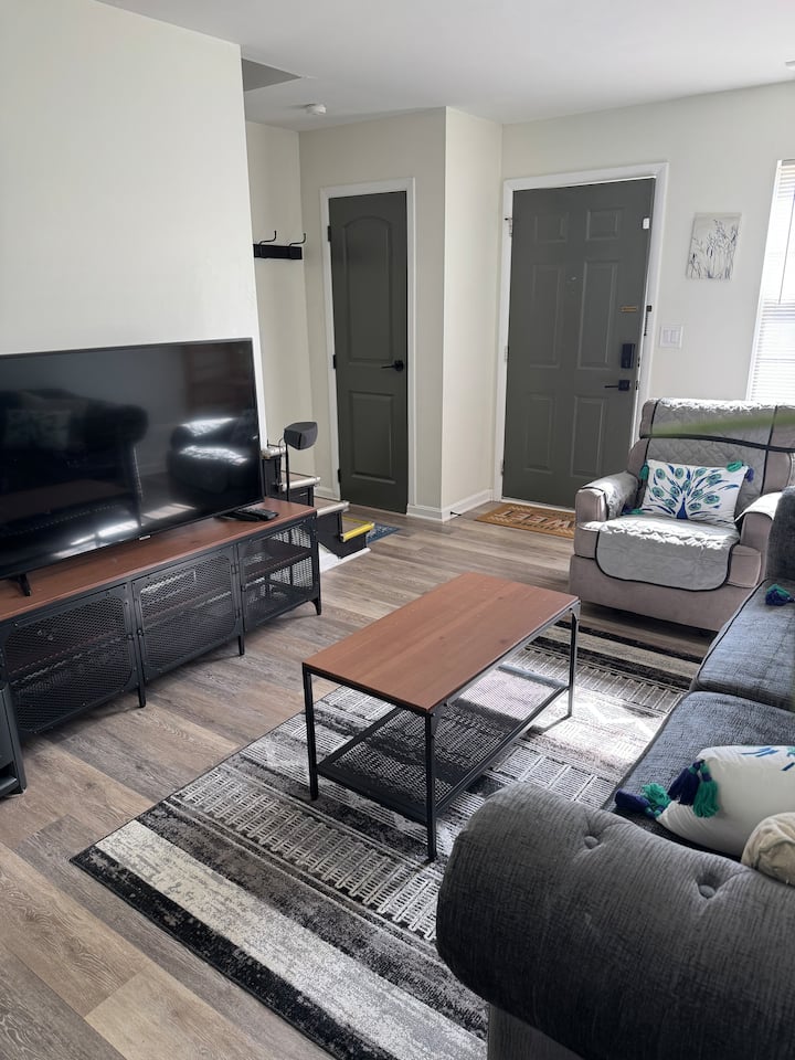 Cozy Condo, Central Location - Columbus, OH