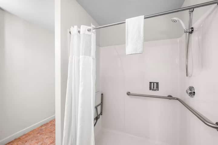 Bright And Cozy - Stevens Point, WI