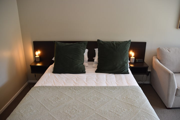73 Milton - Regatta Room - Cambridge