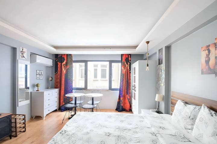 Cozy Central Flat W/netflix & Elevator Near Metro - Maslak