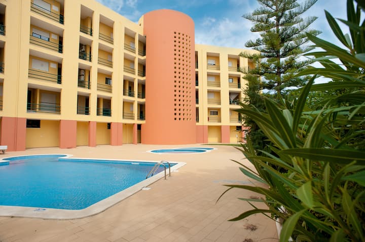 Serene Albufeira Pool Studio - Albufeira