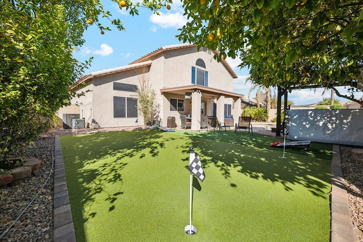 Your Arizona Getaway | Pool, Fun & Relaxation - Glendale, AZ