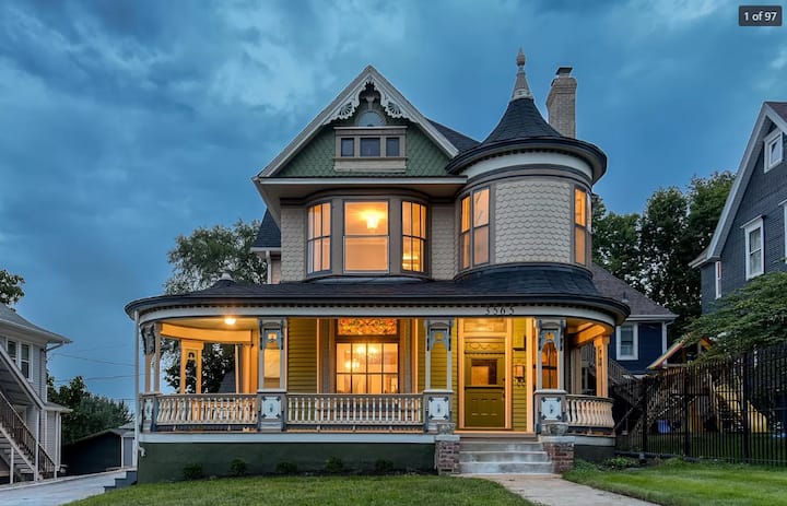 Cozy Blackstone Apartment - Omaha, NE
