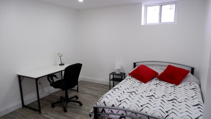 Modern North York Guest Suite - Toronto