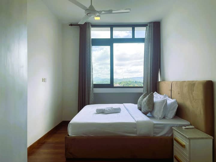 Sea & Mountain Collection-lake View Apartment - 캔디