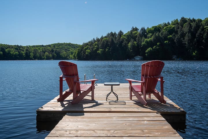 Beautiful Lakeside Cottage - Huntsville