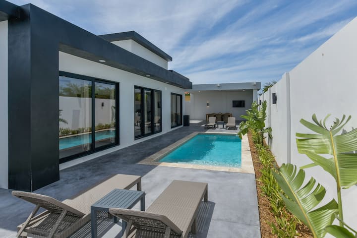 Brand New/ Modern 3bd / 3.5 Bath With Private Pool - Aruba