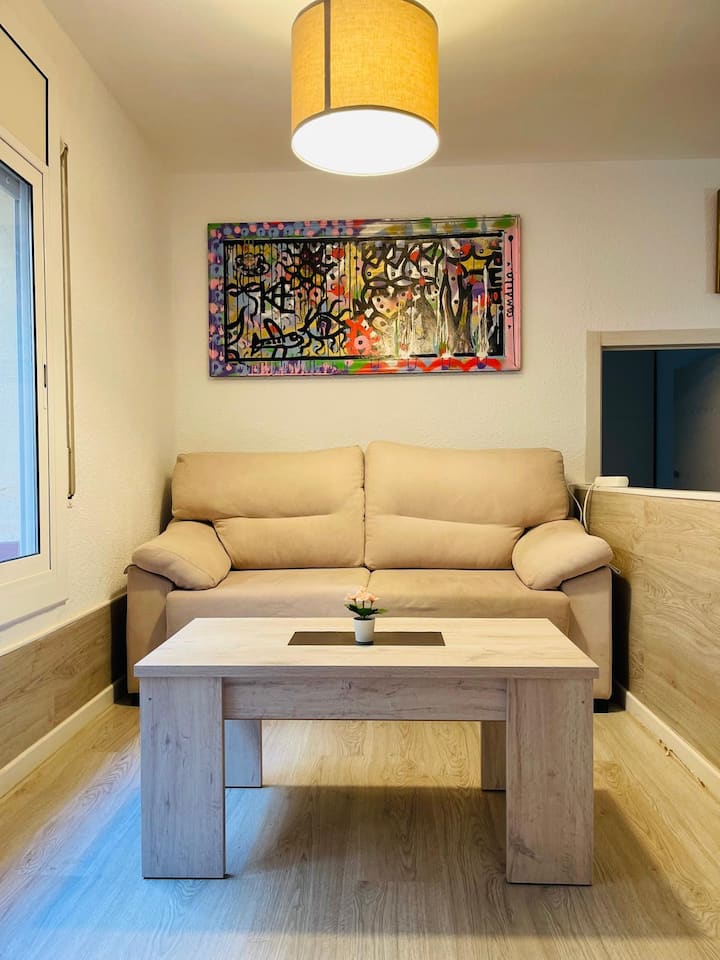 Tu Habitación En Barcelona, Cómoda Y Flexible - 