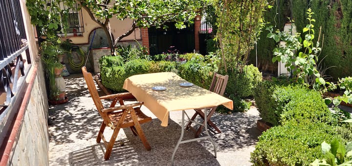Room Con Patio Y Espaciosa - Armilla