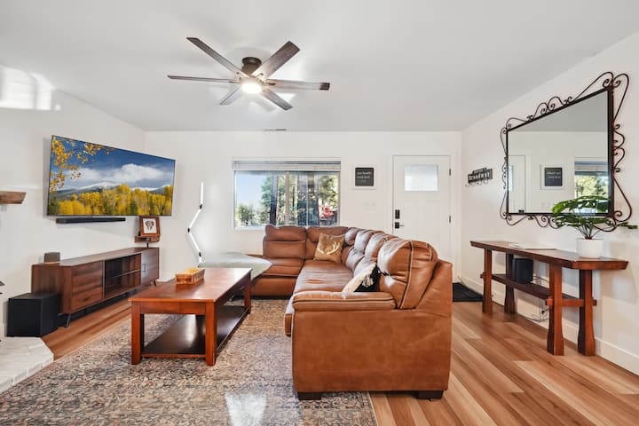 Flagstaff Eagle’s Nest Cabin • Hot Tub & Fire Pit - Flagstaff, AZ