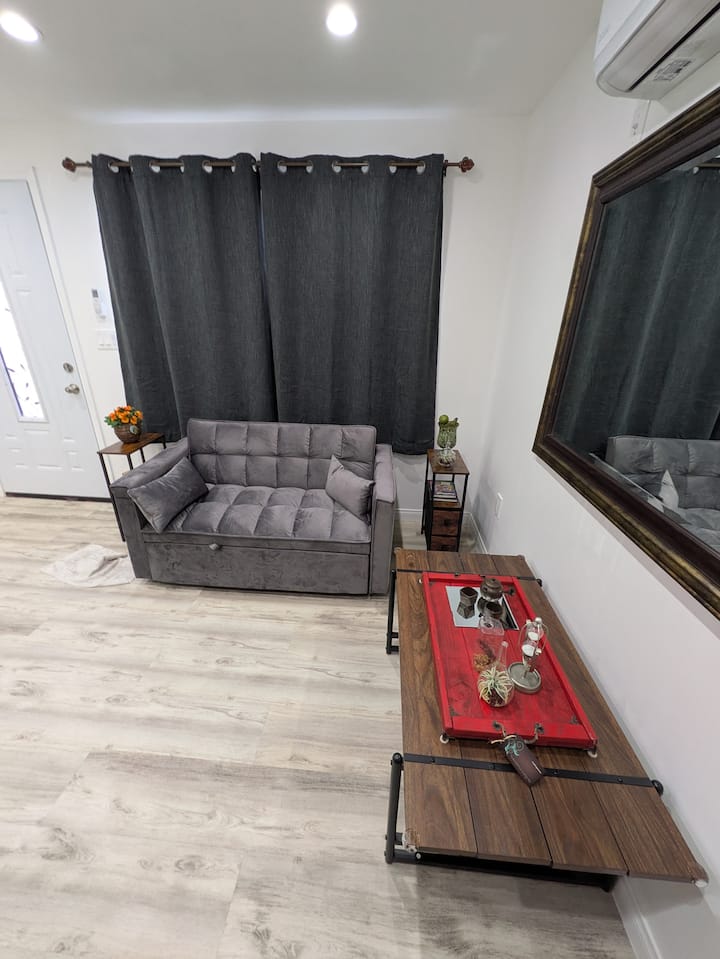 1 Bd. Apt In Canyon Country (1 Queen Bd-1 Sofa Bd) - Santa Clarita, CA