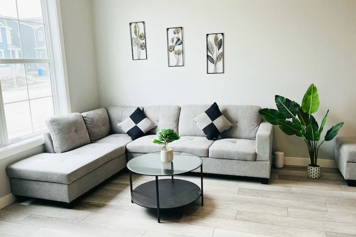 Brand New Guesthouse In Northwest Calgary With A/c - Calgary