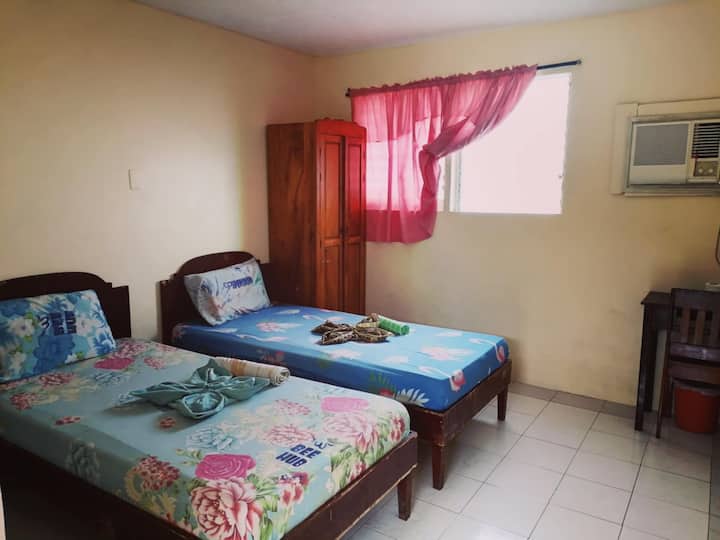 Bee Hub Pension Double Room - Surigao City