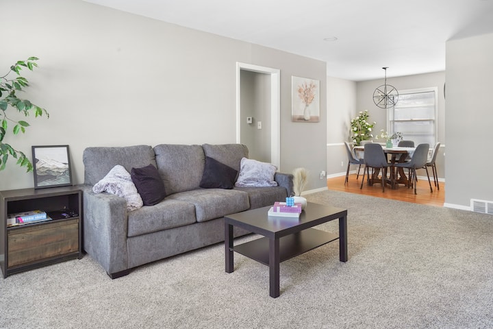 3-bedroom|near Mall| Washer Dryer|family Friendly - Overland Park, KS