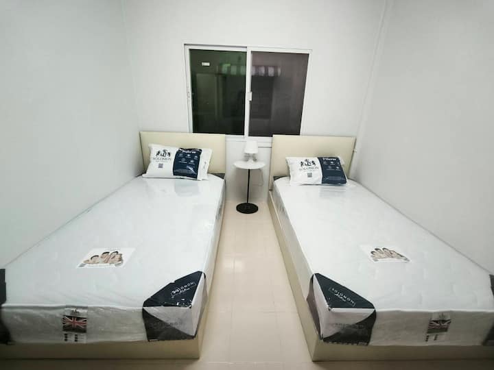 Townhouse, 500m The Pink Line Mrt, Near Airport - Min Buri