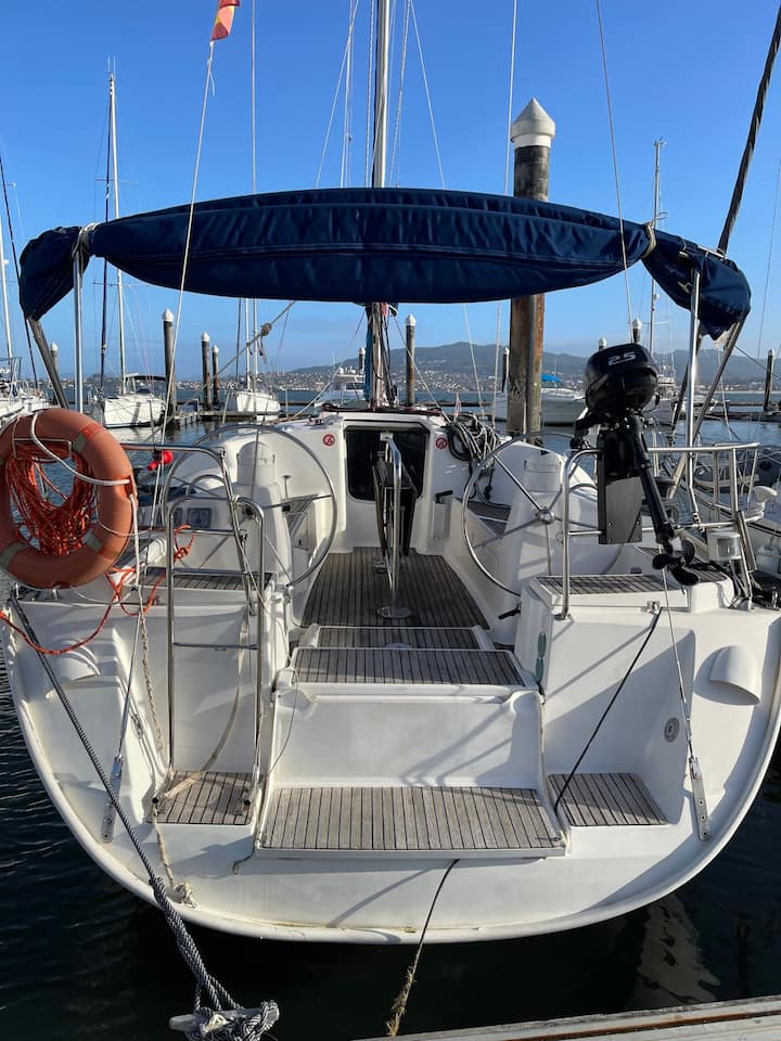 Velero Para Alojarse Y Charter (Avalon Ii) - Bayona, España
