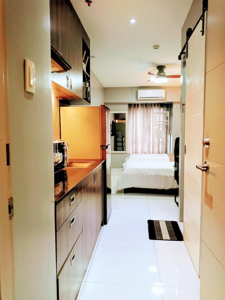 Affordable Studio|weekly & Monthly Deals|wifi - Quezon City