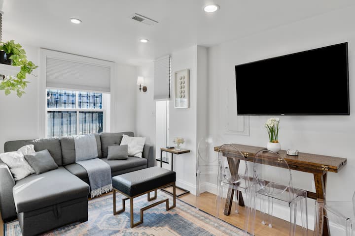 Sweet 2-br Pad By Capitol Hill - Washington, D.C.