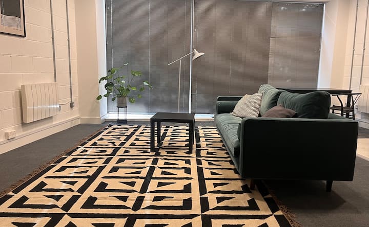 Spacious And Stylish Studio - London