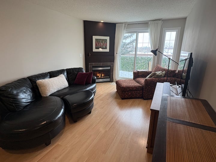 Bright & Cozy Edmonton Condo - Edmonton