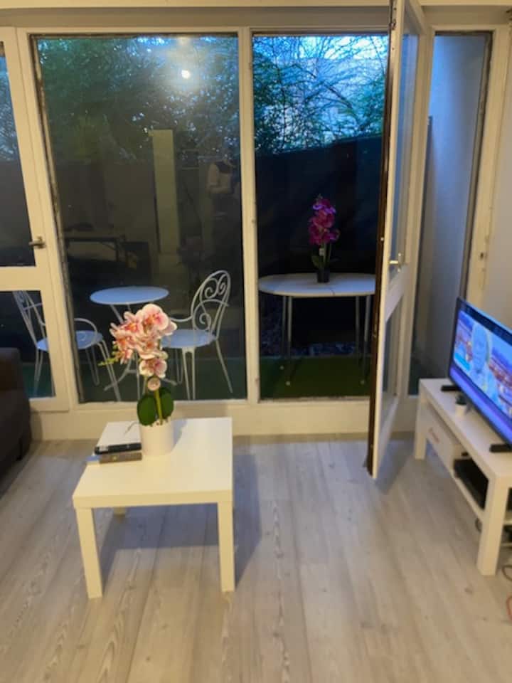 Magnifique Studio Entier En Rdc - Les Ulis