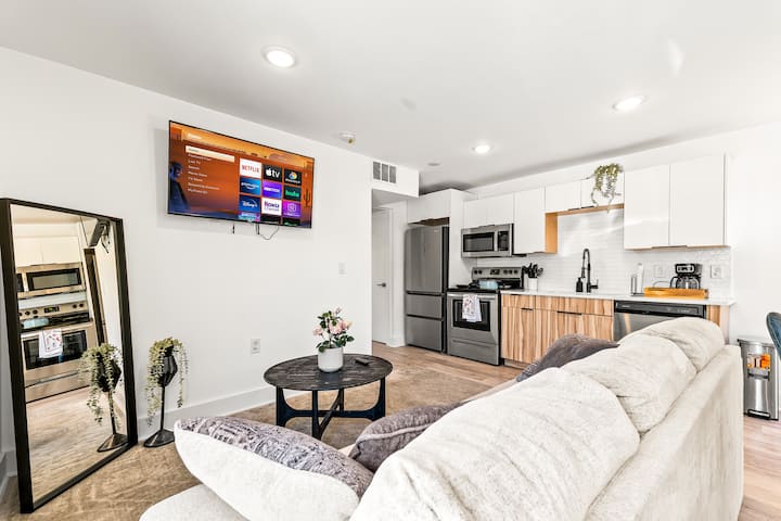 Modern 1br | Near Dt Dallas+ Reserved Parking - Dallas, TX